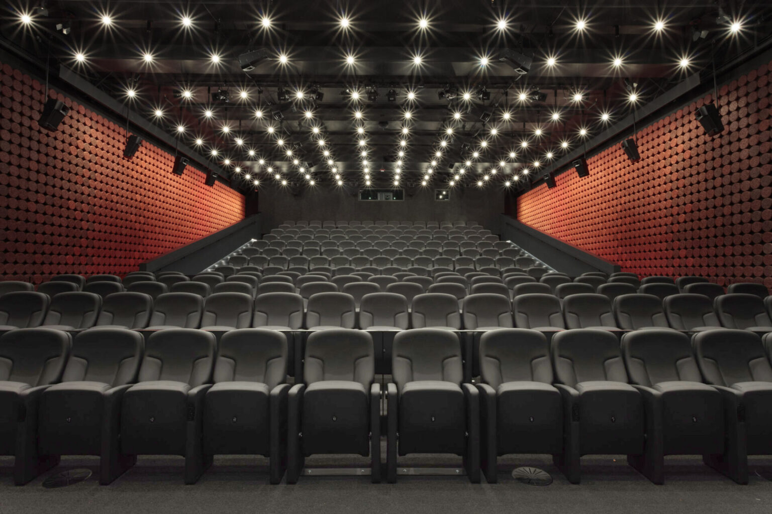 Ahmanson Auditorium @ ArtCenter College of Design - Figueras Seating